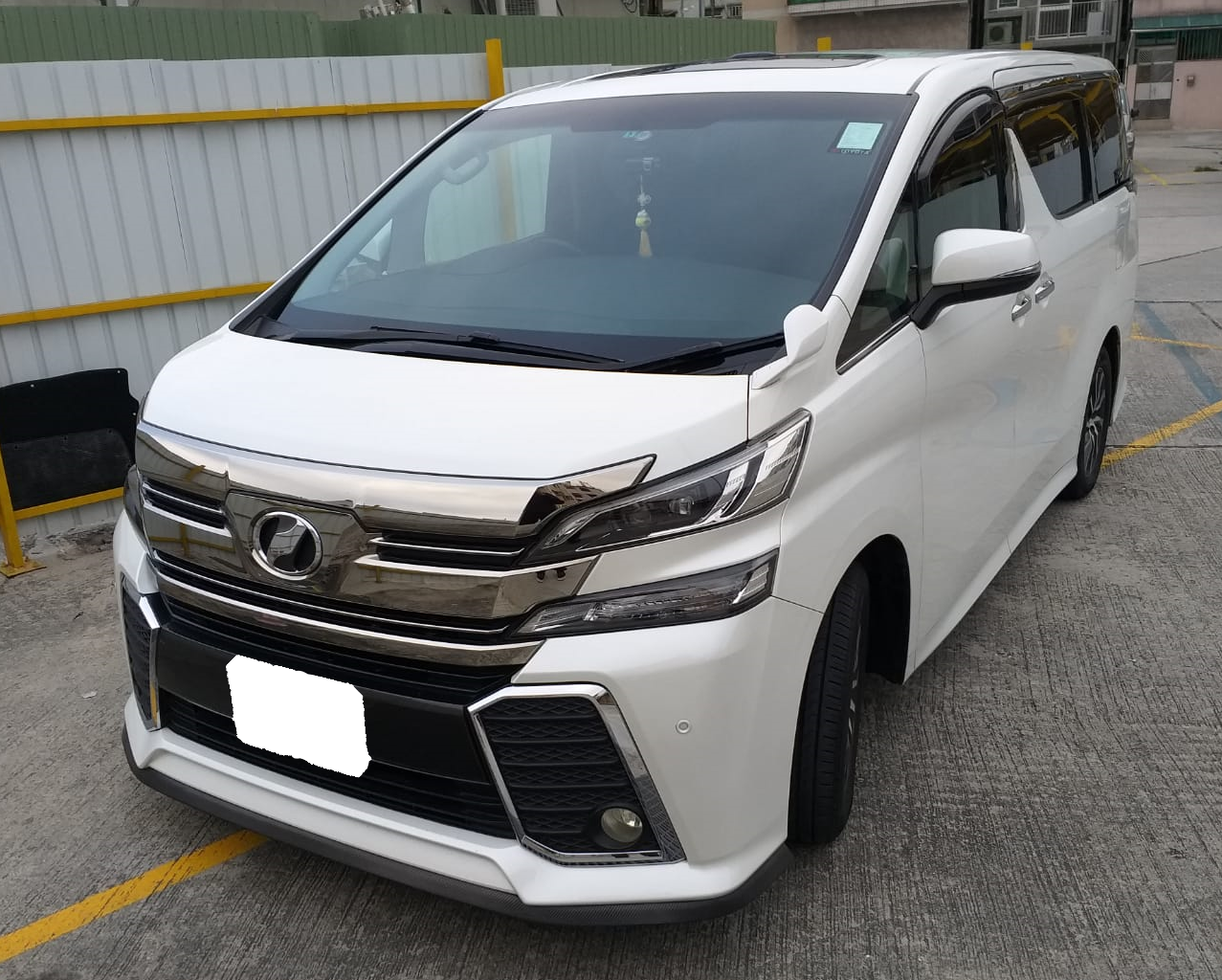 Deluxe Van (Alphard) – PT Travel
